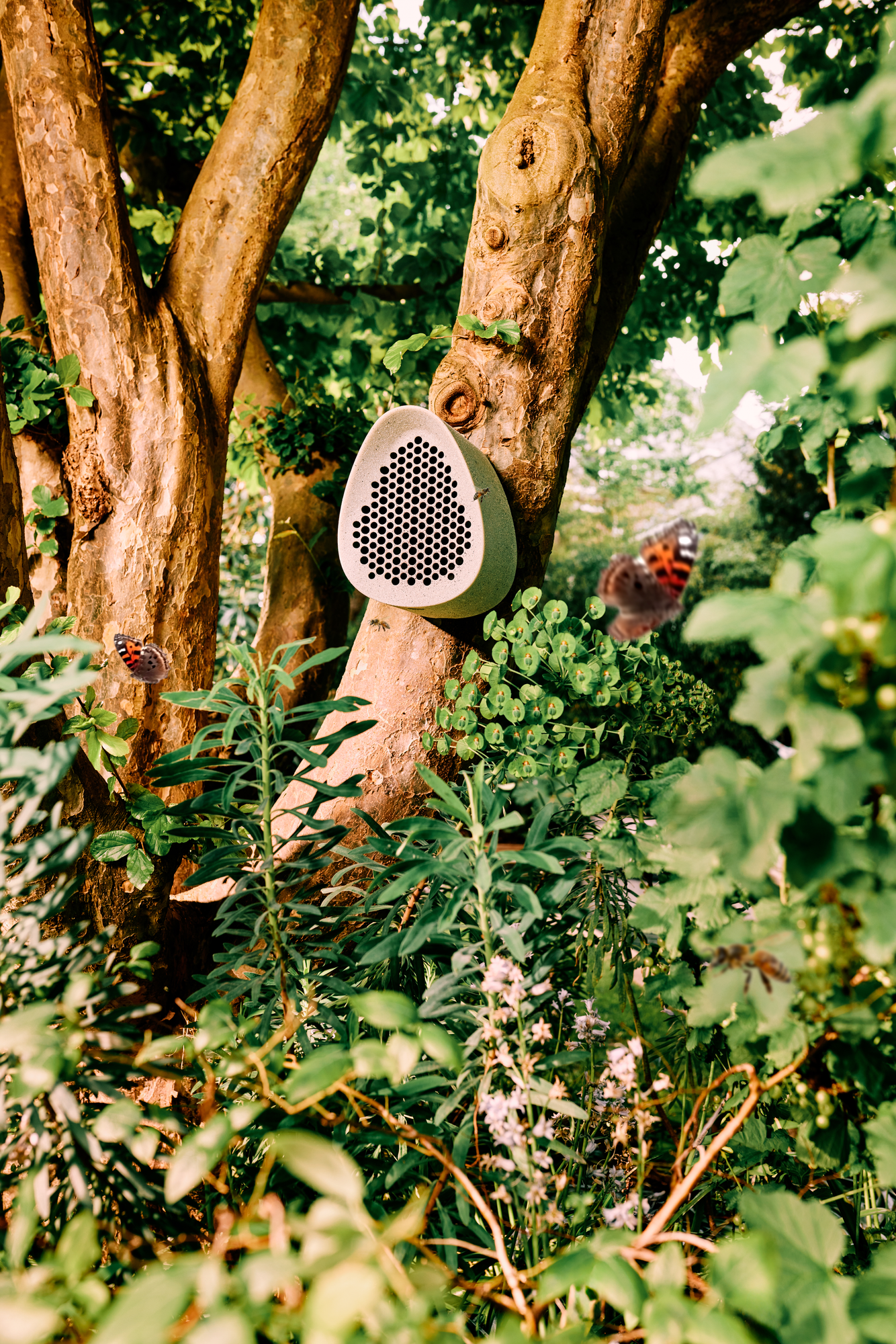 essential bee hotel 18cm fibrous grey - elho® - Give room to nature
