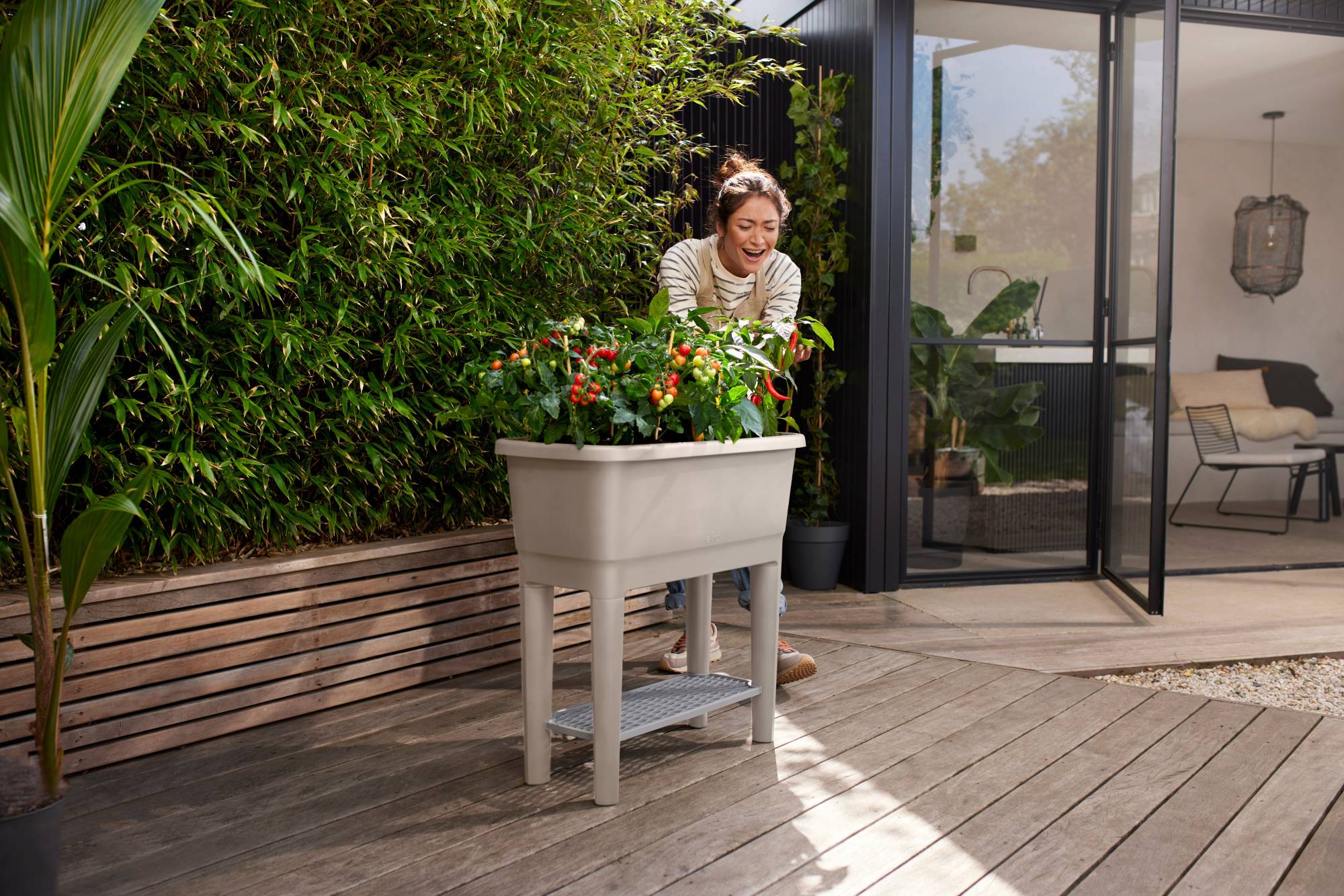 noa grow table warm grey - elho® - Give room to nature